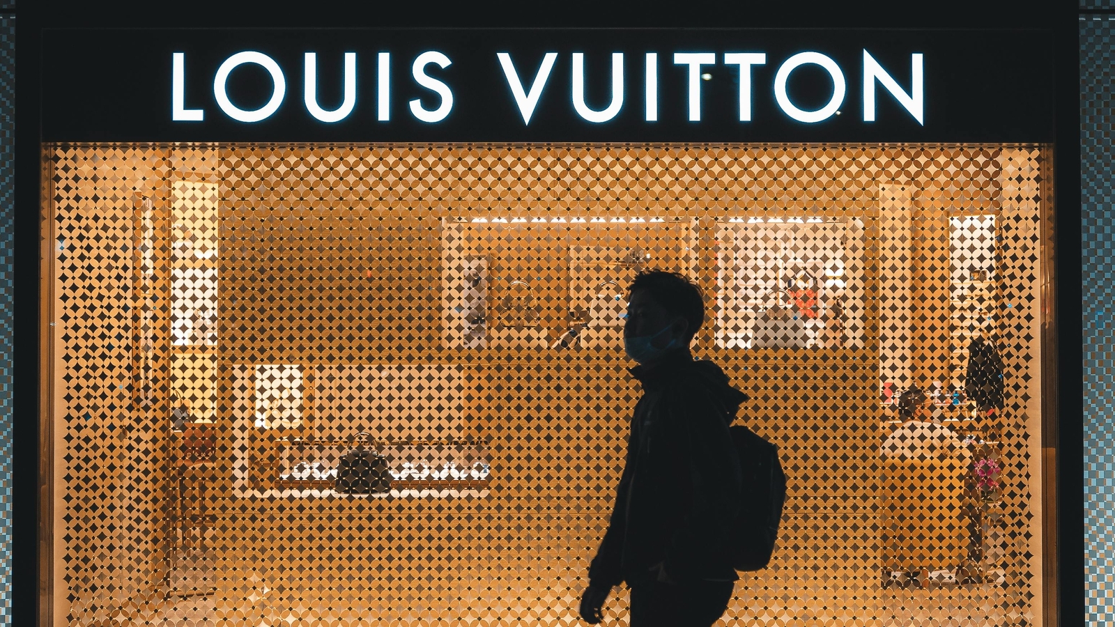 Billionaire Cheng family in talks with Louis Vuitton on mega Hong Kong ...