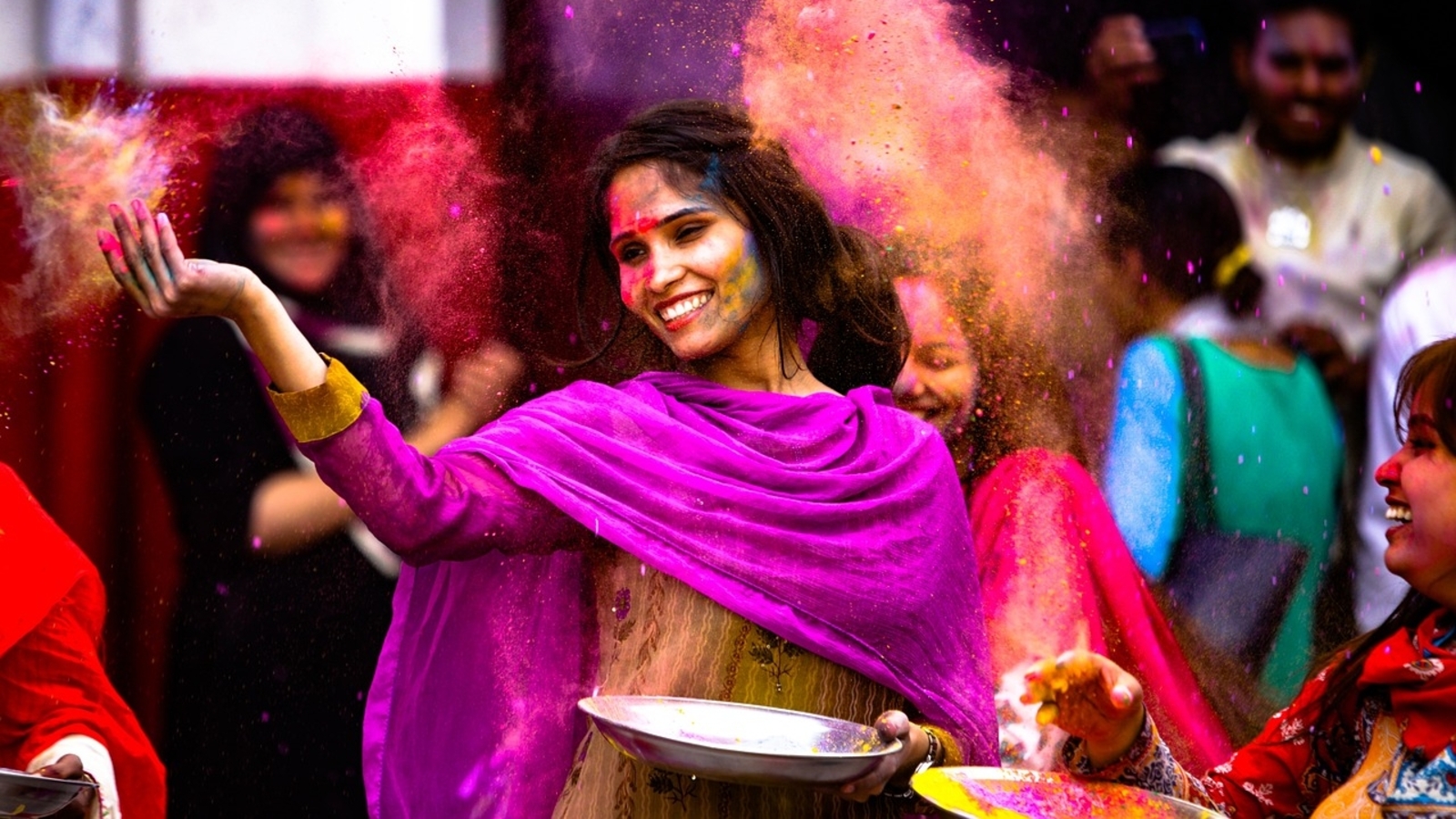 Holi 2025: Is Holi on March 13 or 14? Know the correct date, Holika ...